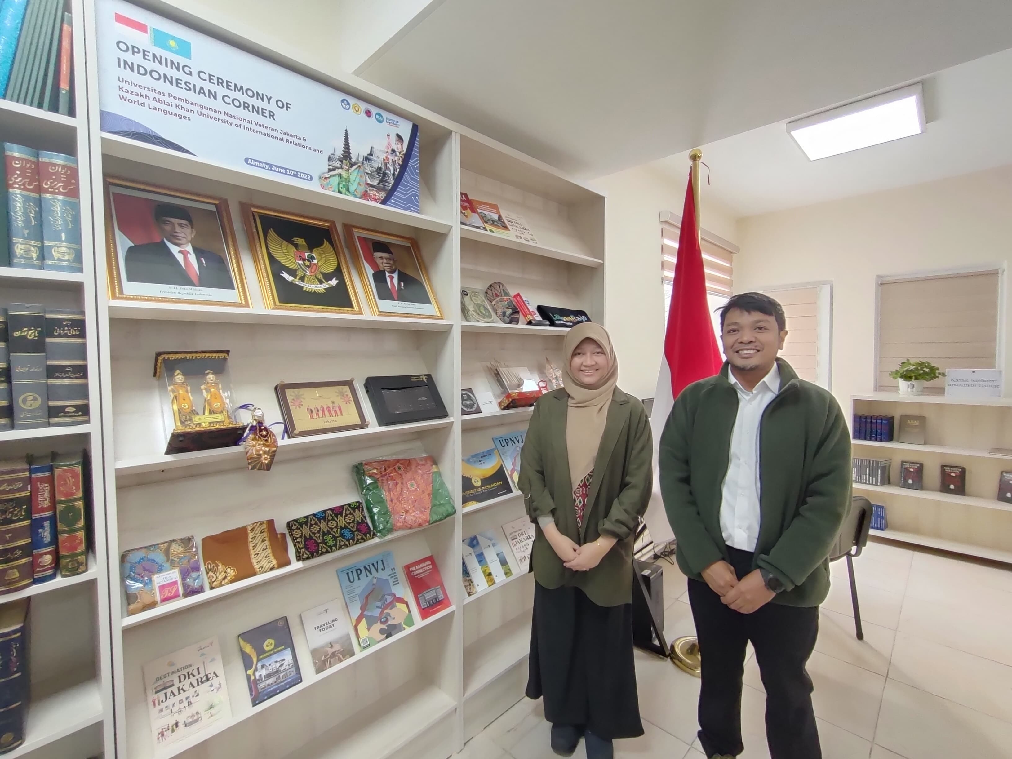 Kunjungi Kazakh Ablai Khan University, UPNVJ Hadirkan Budaya RI di Indonesia Corner ...