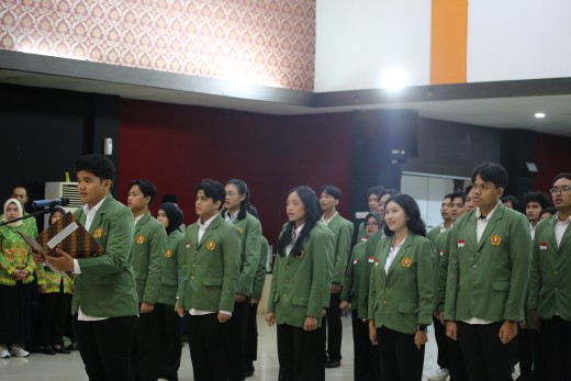 Pelantikan Ormawa UPNVJ 2026: Rektor Anter Venus Tekankan Sinergi dan ...