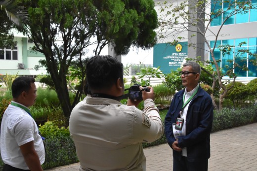 Dr. Ir. Reda Rizal Penanggung Jawab Lapangan UPNVJ Limo : Datang Lebih ...